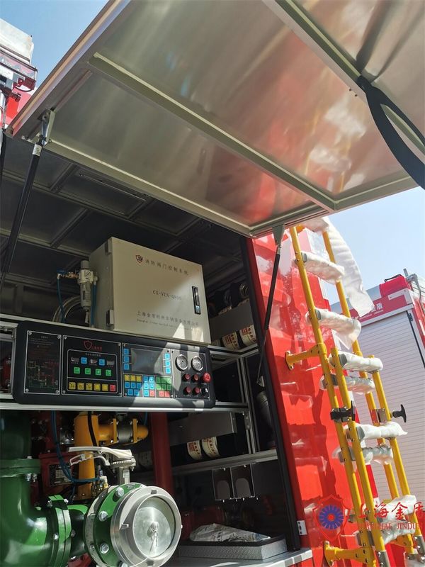 206kw Lengthen Cab Water Foam Fire Rescue Vehicles With 8000kg Tender