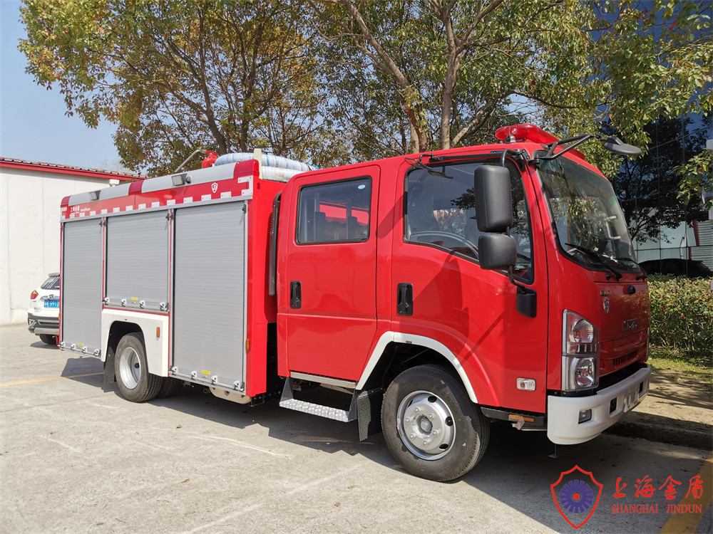 10KG Light Water Tanker Fire Fighting Vehicle With Piston Vacuum Pump ...