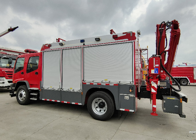 100Km/H 4x2 Drive 5.5m Lifting Emergency Rescue Vehicle for Rescue and ...